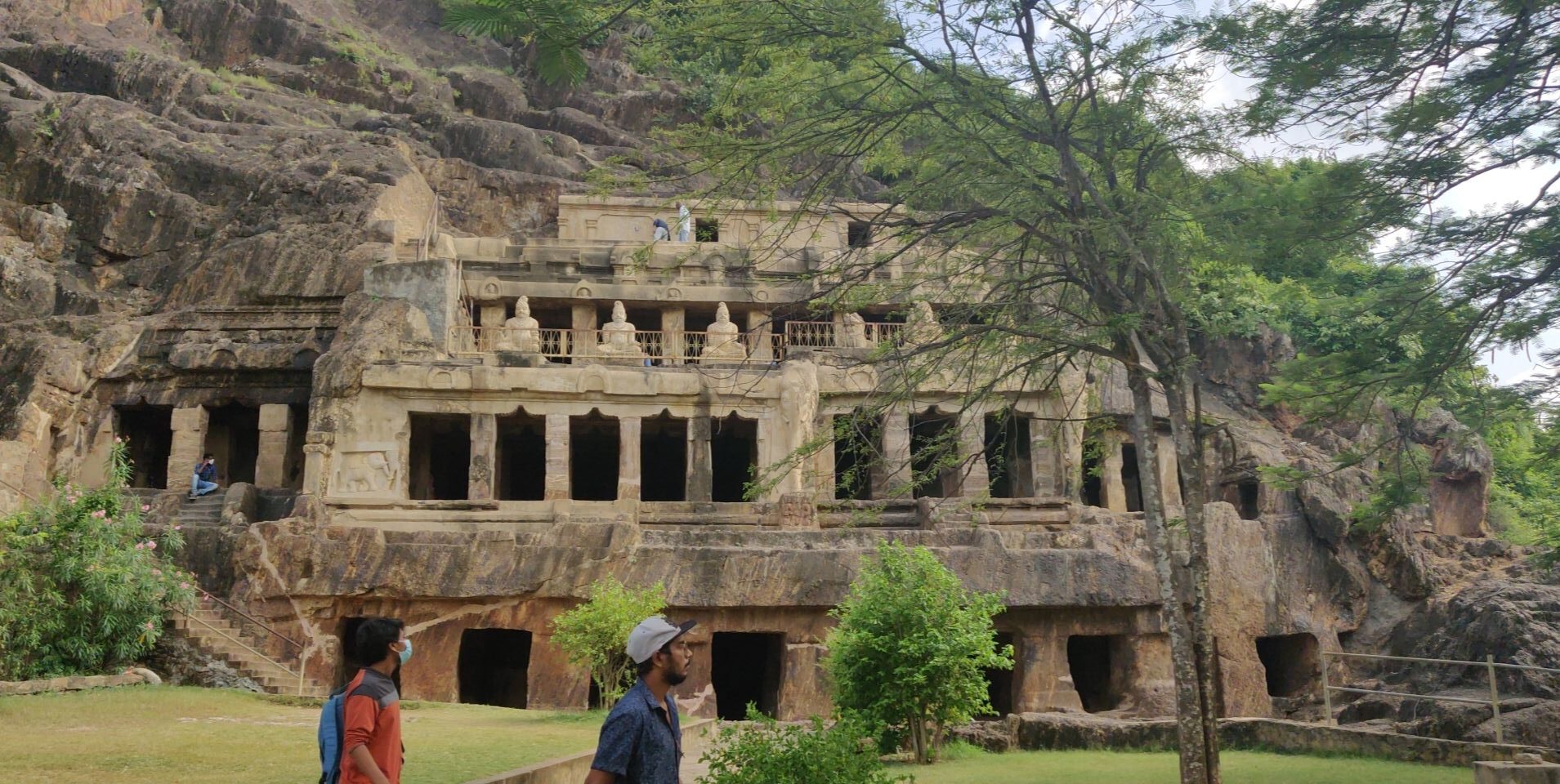 Ultimate Undavalli Caves Guide 2022: Stunning structure by the river banks