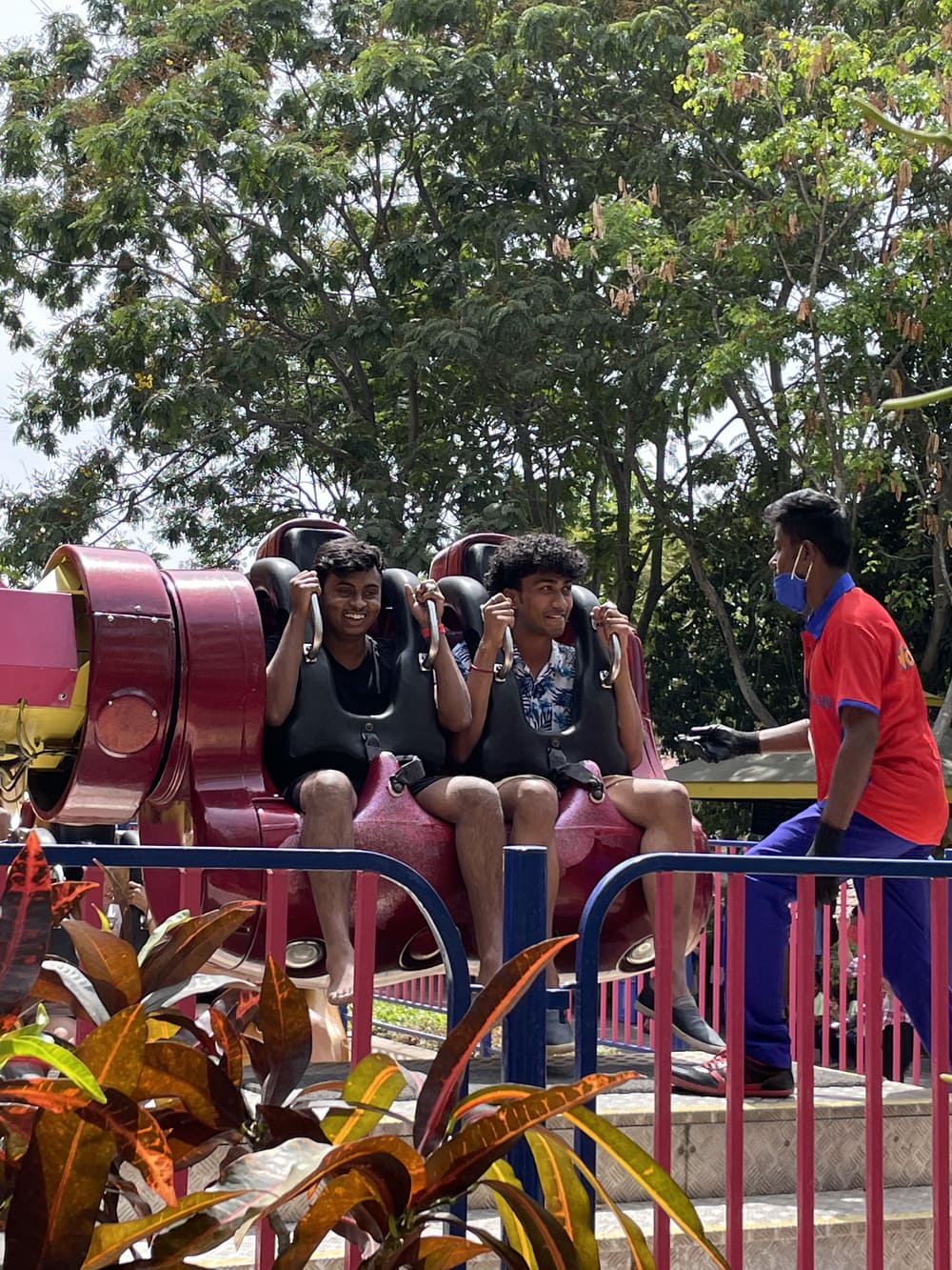 Wonderla Bangalore Review: The Best 1-Day Trip Experience – Madman's ...